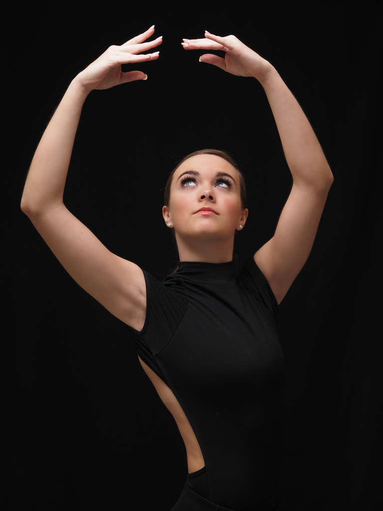 PRO STORIES: LAURA HICKS | OM SYSTEM