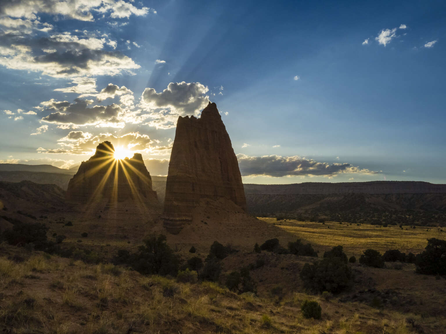 Comet Chasing in Utah’s Canyon Country | OM SYSTEM