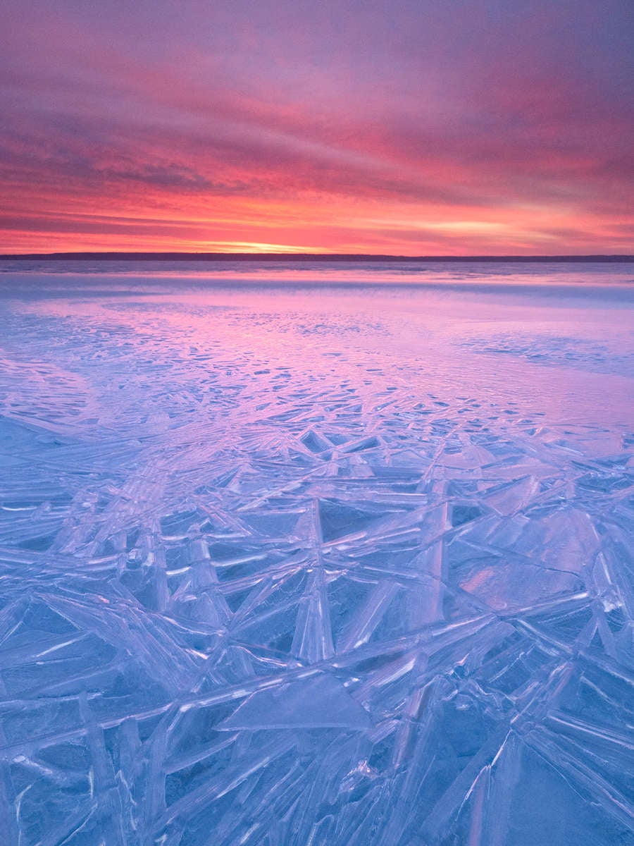 Using Focus Bracketing and Stacking in Landscape Photography | OM SYSTEM